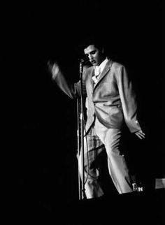 October With Elvis Presley (117 Amazing Photos) – Elvis Presley