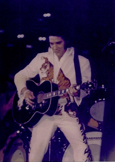 October With Elvis Presley (117 Amazing Photos) – Elvis Presley