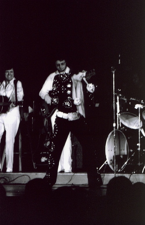 November 14 – Events – Today in Elvis Presley History – Elvis Presley