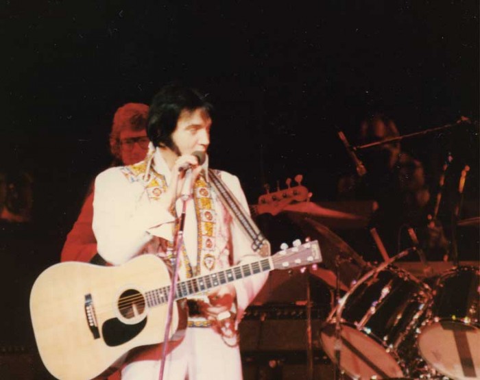 December 6 – Events – Today in Elvis Presley History – Elvis Presley
