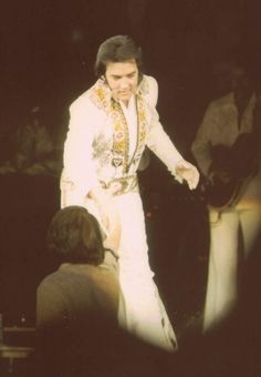 December 6 – Events – Today in Elvis Presley History – Elvis Presley