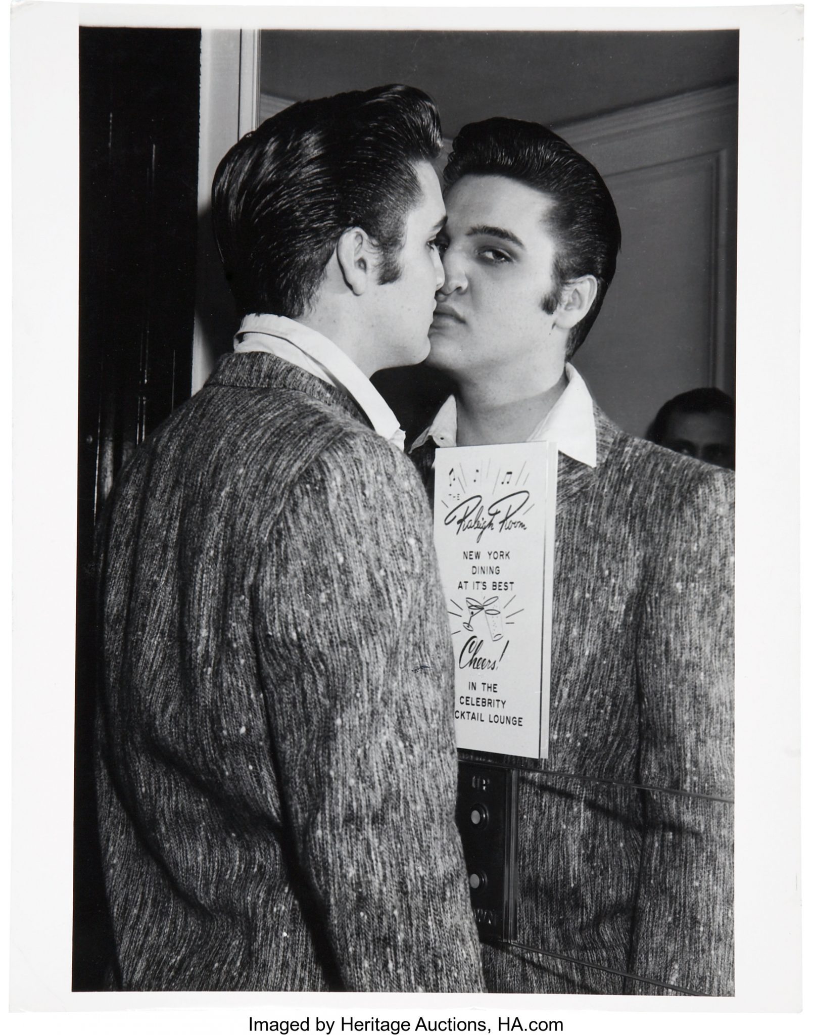 Elvis Presley and Mirrors 60 Amazing photos - Elvis Presley