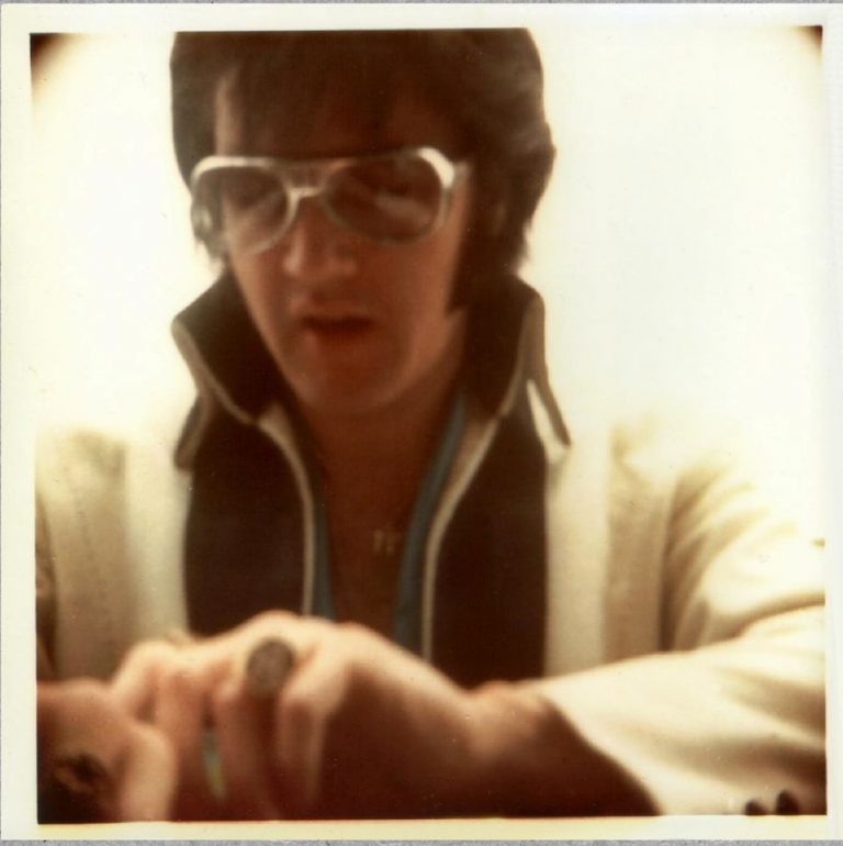 June 7th 1971 Elvis outside his Hillcrest home , LA - Elvis Presley