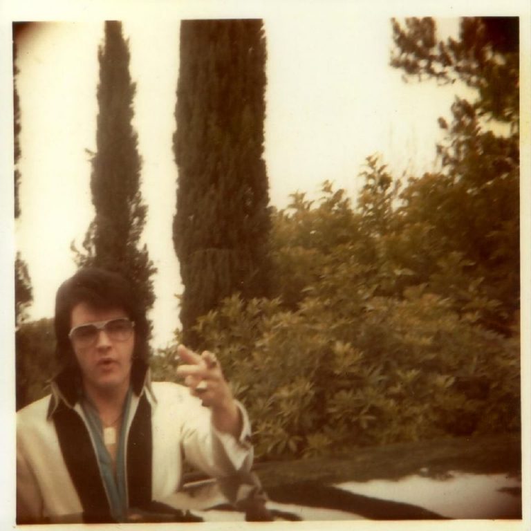 June 7th 1971 Elvis outside his Hillcrest home , LA - Elvis Presley