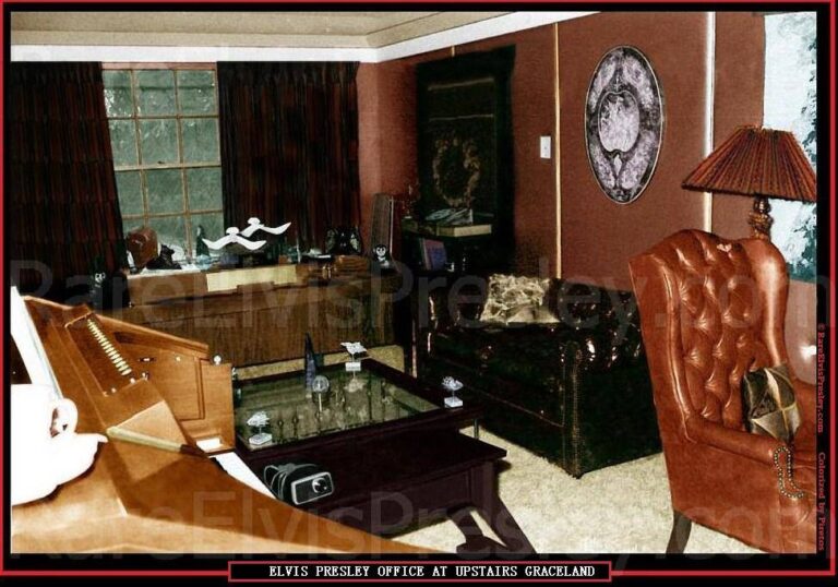 Upstairs at Graceland 13 Rare Photos - Elvis Presley