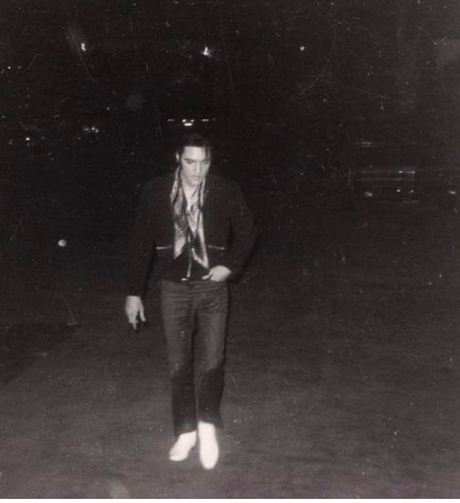 31 Special Elvis Presley Photos from History - Elvis Presley