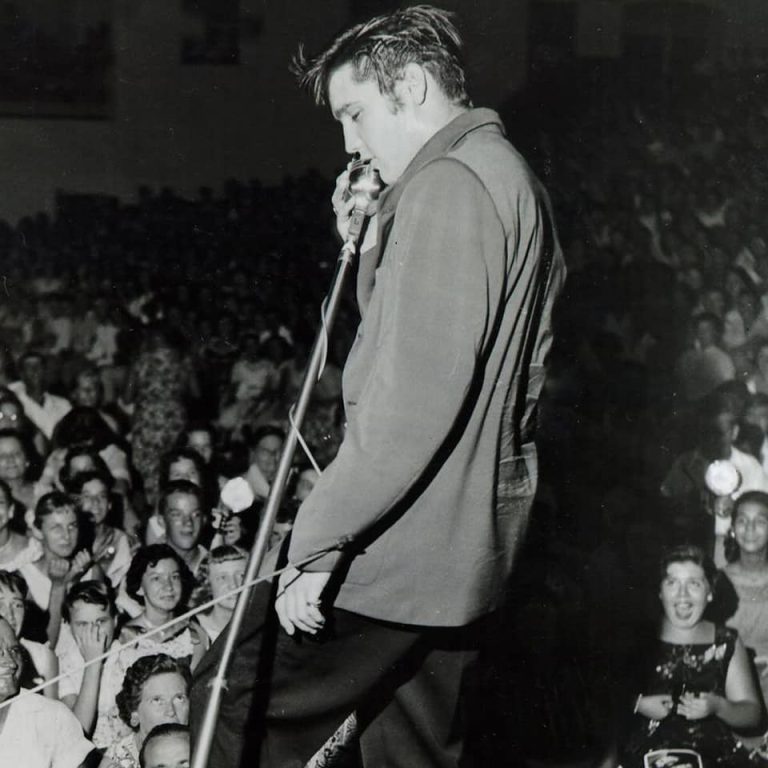 Elvis and the madness of his fans. – Elvis Presley