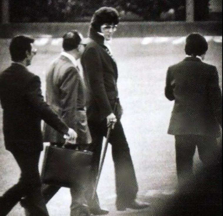 October 21, 1971 Elvis arrives at the Laboratory for the Patrica Parker ...