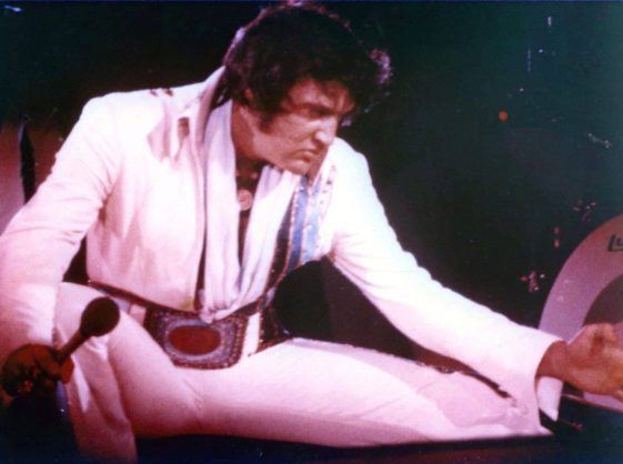 29 Fantastic Elvis Presley Stretching Poses – Elvis Presley