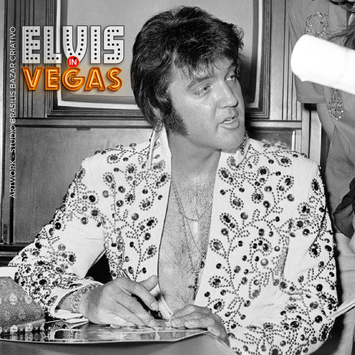 Elvis Presley In his dressing room at the Las Vegas Hilton Hotel 1973 ...