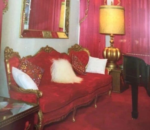 Graceland Living Room 1977 - Elvis Presley