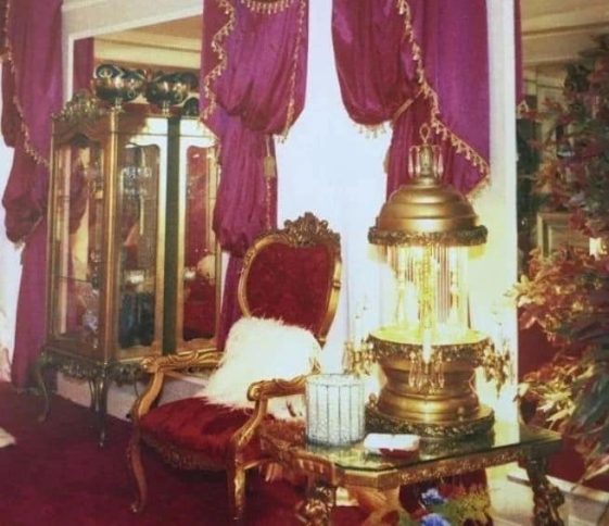 Graceland Living Room 1977 - Elvis Presley