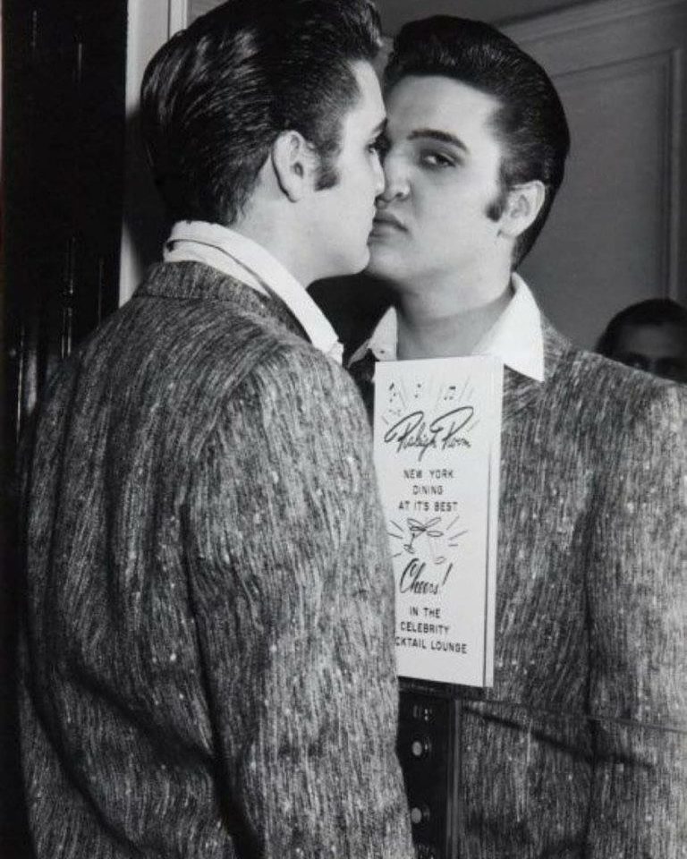Late-morning-early afternoon of Sunday, January 6, 1957 at the Warwick ...