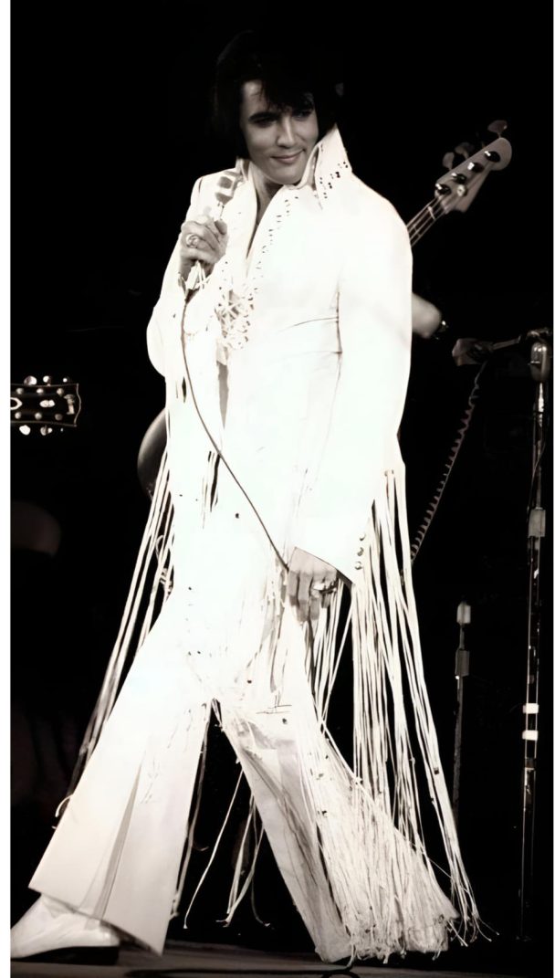 November 14, 1970. Elvis performed at the Inglewood Forum, Los Angeles ...